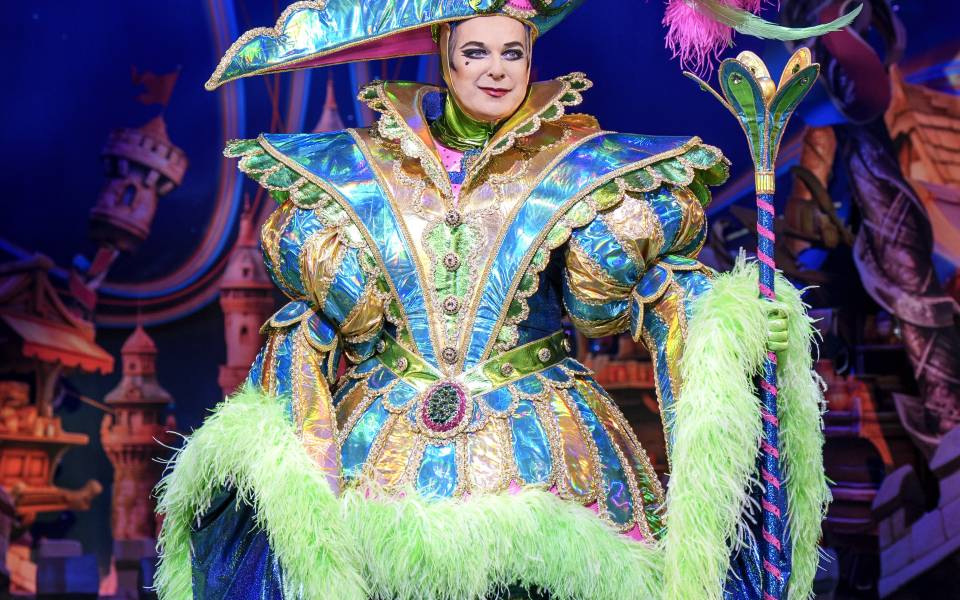 Robin Hood Pantomime Tickets | The London Palladium